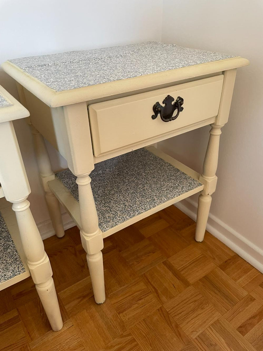 Pair Nightstands – sellmystuffcanadaottawa